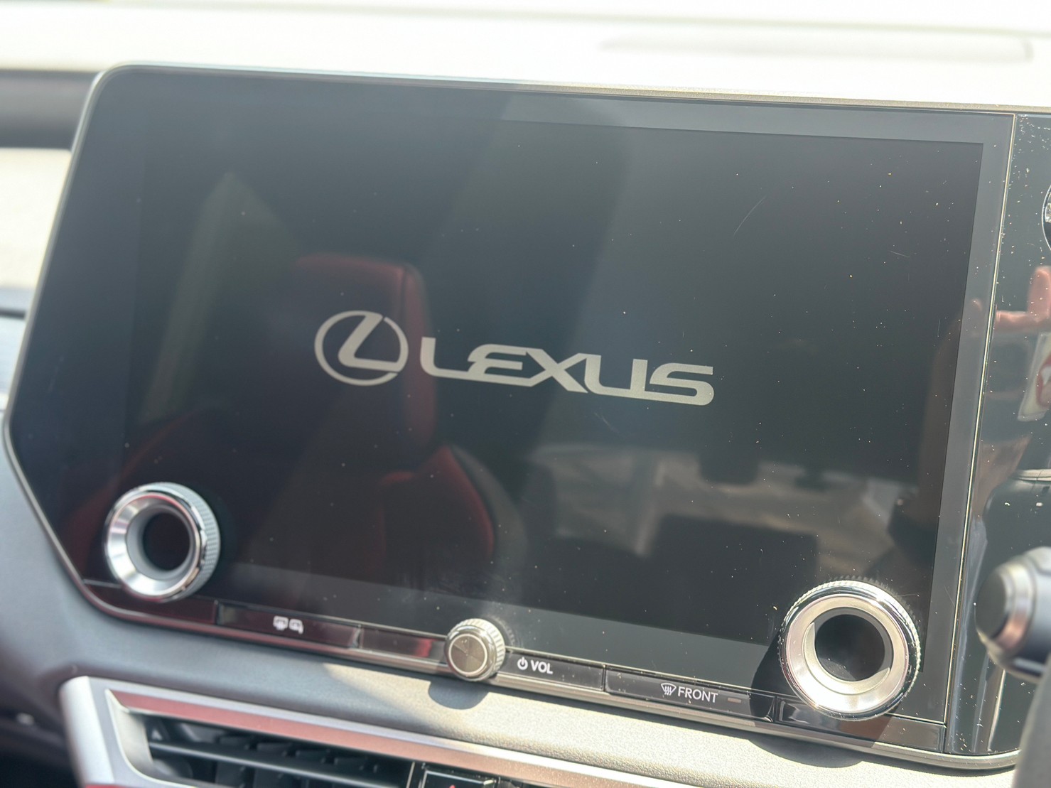 Duxy北名古屋店です☆彡 新型RX入庫しました！ | 新着情報｜全メーカーの新車販売、リースナブルの三和サービス（愛知）